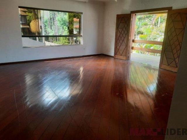 Casa à venda no Jardim do Golf I