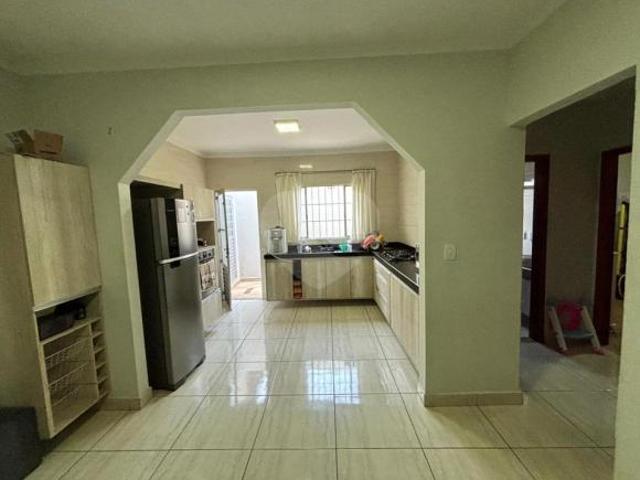 Casa à Venda no Jardim Donalisio – Salto/SP | Quintal Amplo | Fácil Acesso à Rodovia SP 75