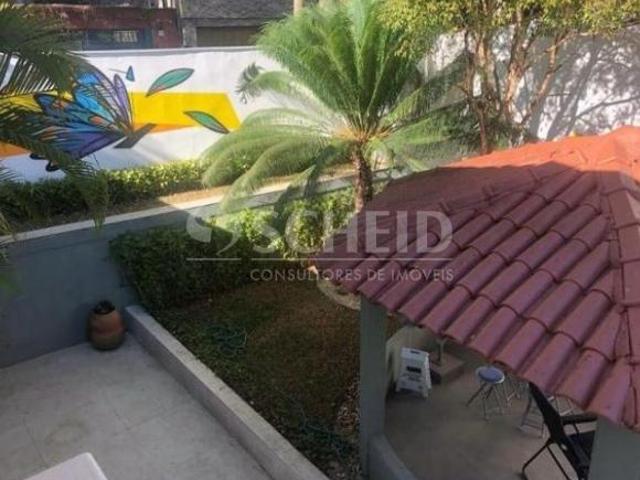 Casa a venda no jardim dos estados com 4 quartos sendo 2 suites e 3 gagas de garagem!
