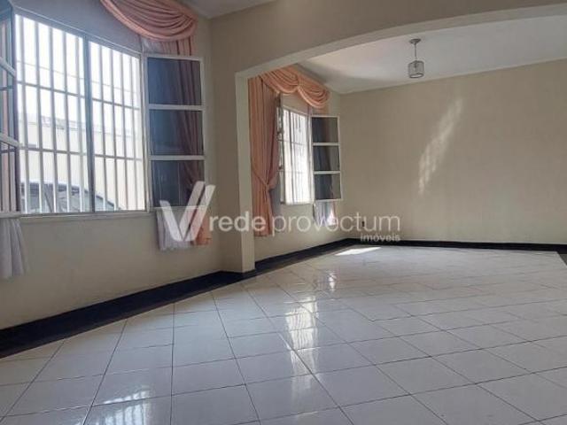 Casa à venda no Jardim dos Oliveiras