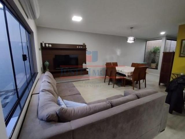CASA A VENDA NO JARDIM EUROPA