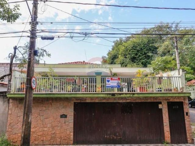 Casa á venda no Jardim Emília / 3 dorm 1 Suíte