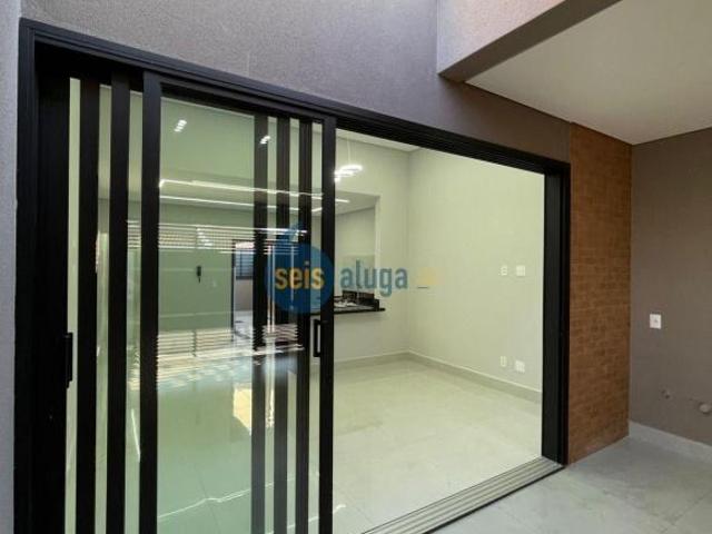 Casa à venda no Jardim Esmeralda em Santa Bárbara d&apos Oeste, 3 dormitórios, 125m²