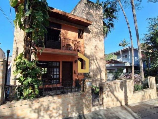 Casa à venda no Jardim Floresta | Rua tranquila | Amplo quintal | Piscina e área verde | Vila Albert