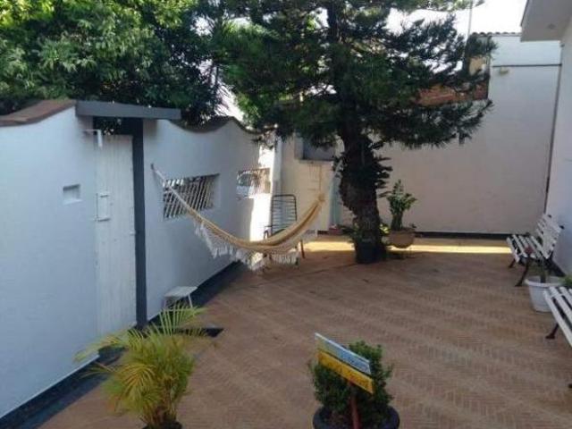 Casa à venda no Jardim Guanabara em Americana com 3 quartos e 3 vagas de garagem