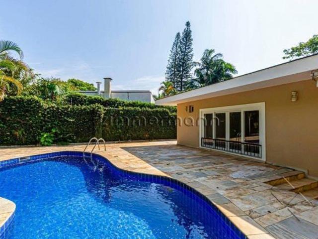 CASA JARDIM GUEDALA 3 SUÍTES 6 VAGAS