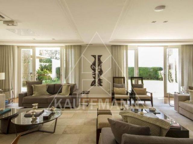 Casa à Venda no Jardim Guedala,4 Suítes, 3 Salas, 6 Banheiros, 4 Vagas e 777m² A.C