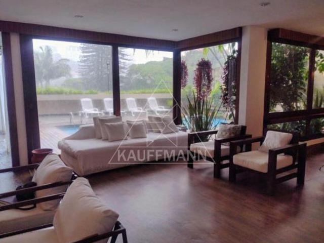 Casa à Venda no Jardim Guedala 4 Suítes 4 Vagas 500m² de Área Construída