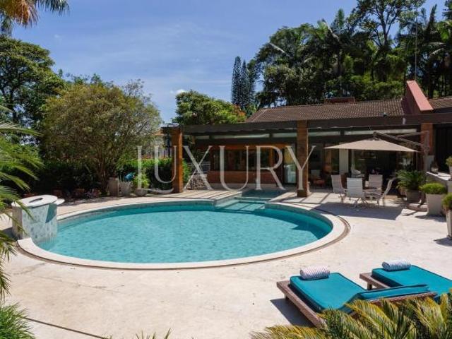 Casa à venda no Jardim Guedala, 920 m², 4 suítes, 12 vagas