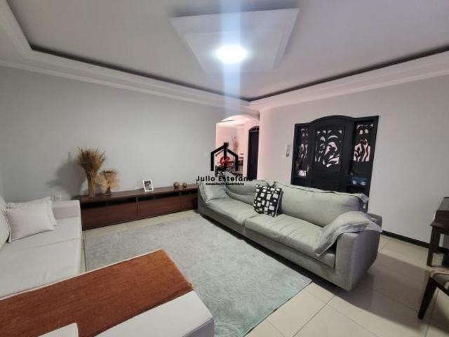 Casa à venda no Jardim Gurilândia
