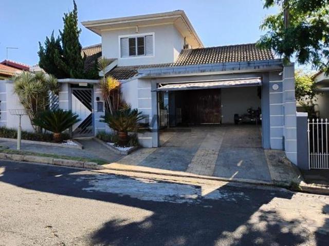 Casa à venda no Jardim Itaperi, Atibaia