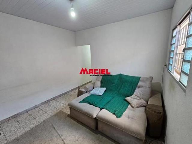 Casa à Venda no Jardim Independência em Jacareí ? 130m², 2 Quartos, Churrasqueira e Ótima Oportunida