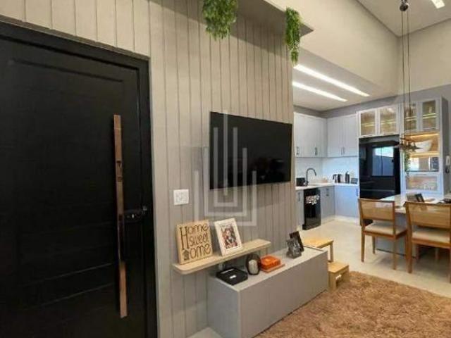 Casa à venda no Jardim Ipê IV com 3 quartos sendo 1 suíte