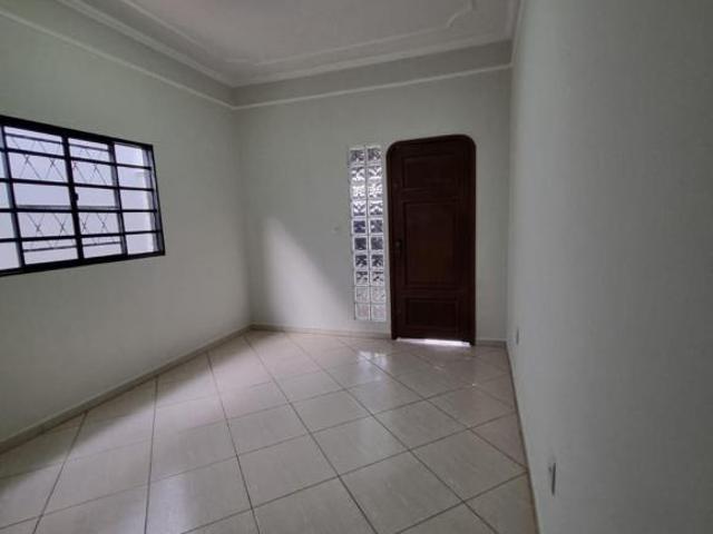 Casa à venda no Jardim Luiza 2