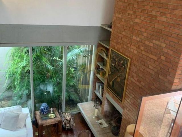 CASA A VENDA NO JARDIM LEONOR