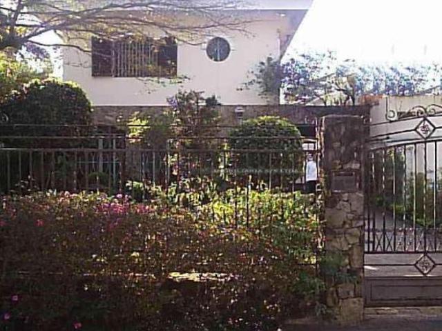 Casa à Venda no Jardim Leonor com 380m² de área construída