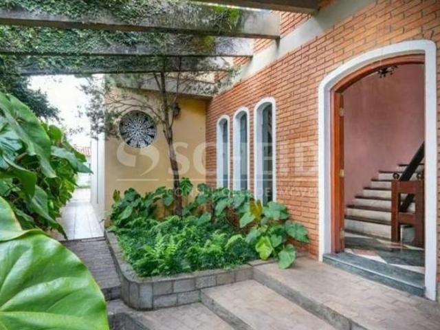 Casa a venda no jardim Leonor Morumbi com 3 quartos 2 suites