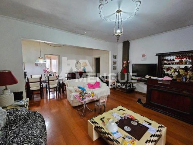 Casa à venda no Jardim Lindóia