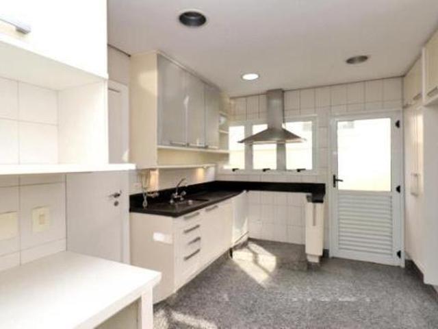 Casa à venda no Jardim Panorama com 400m² 4 dormitórios 4 suítes 5 banheiros 4 vagas