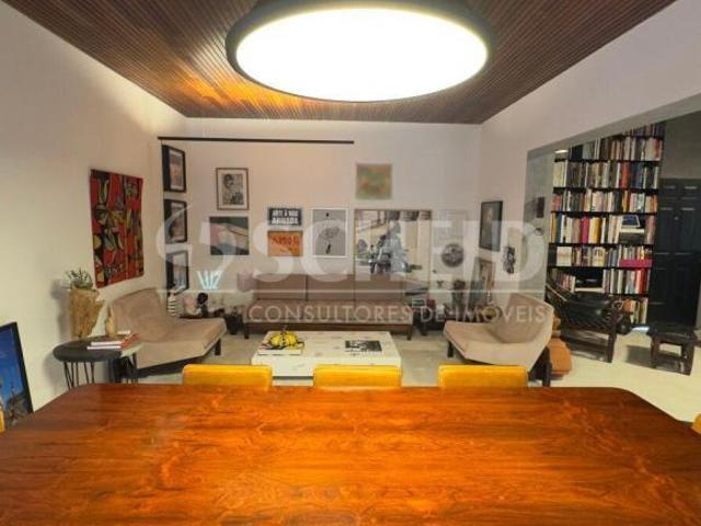 Casa à Venda no Jardim Paulista com 160m², 3 dormitórios 1 suíte