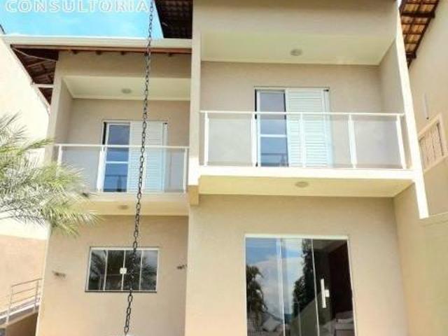Casa à venda no Jardim Paulista em Atibaia, 390m² de terreno, 3 quartos sendo 1 suíte, isolada, espa
