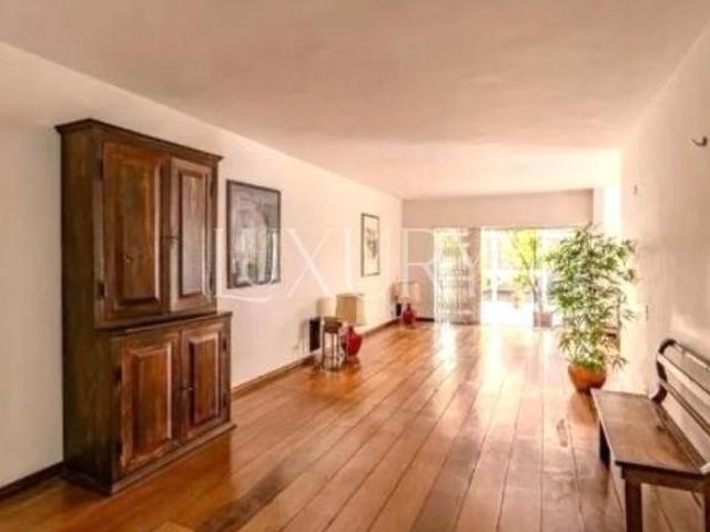 Casa à venda no Jardim Paulistano, 371 m², 4 quartos sendo 2 suítes, 2 vagas