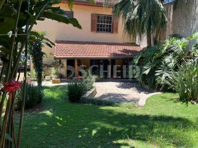 Casa à venda no Jardim Petrópolis, 3 quartos e 3 vagas