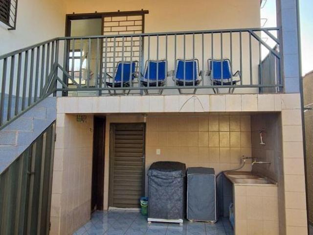 Casa à Venda no Jardim Recanto em Patos de Minas – 4 Quartos com Suíte e 172m²