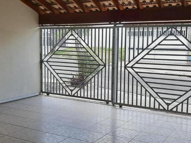 Casa à Venda no Jardim Residencial Villa Amato com 2 Dormitórios, Suíte e Área de Lazer Completa