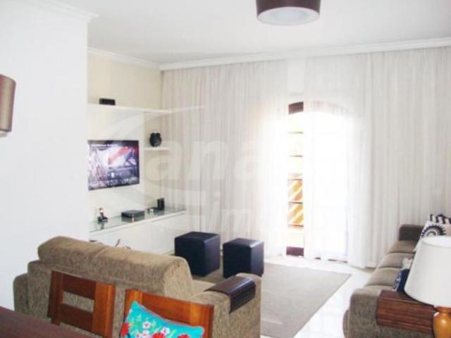 Casa à venda no Jardim Roberto com 4 quartos