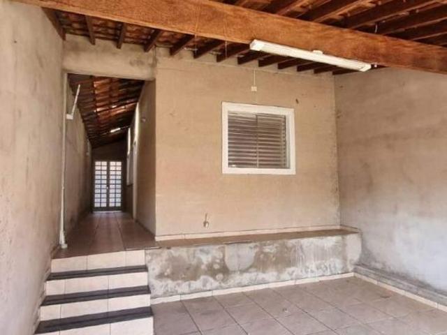 Casa à venda no Jardim São Camilo em Americana com 2 quartos e 2 vagas de garagem