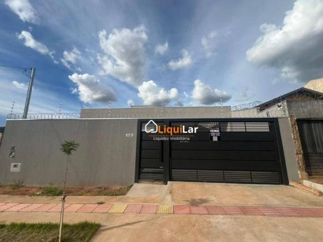 Casa à Venda no Jardim Samambaia com Pé Direito Duplo, Espaço Gourmet e Amplo Quintal Próxima ao Par