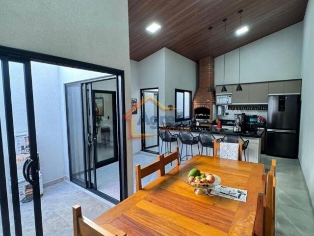 CASA À VENDA NO JARDIM SANTA MARTA EM MOGI GUAÇU