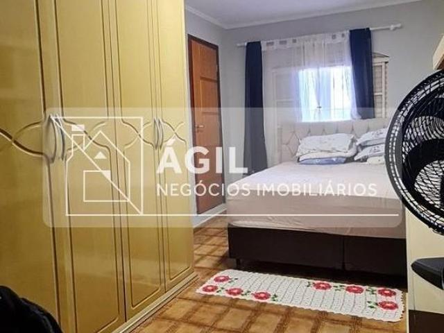 CASA A VENDA NO JARDIM SATÉLITE 4 DORMITÓRIOS COM EDÍCULA