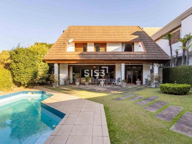 Casa à venda no Jardim Schaeffer com piscina e 588