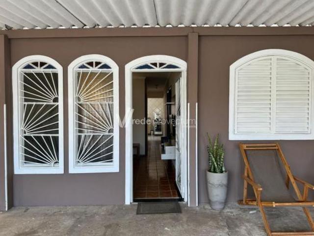 Casa à venda no Jardim Shangai com 3 dormitórios e 2 vagas