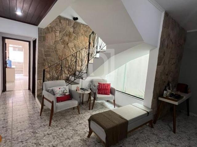 Casa à venda no Jardim Simus, zona oeste de Sorocaba!
