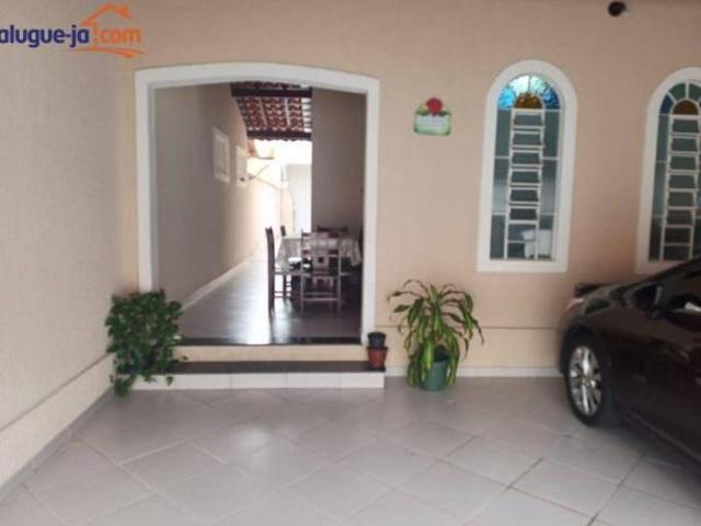 Casa à Venda no Jardim Terras do Sul com 4 quartos suíte e 161 metros