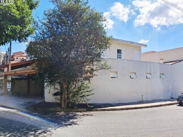 Casa à venda no Jardim Uirá