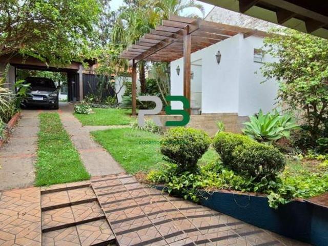 Casa à Venda no Jardim Universitário