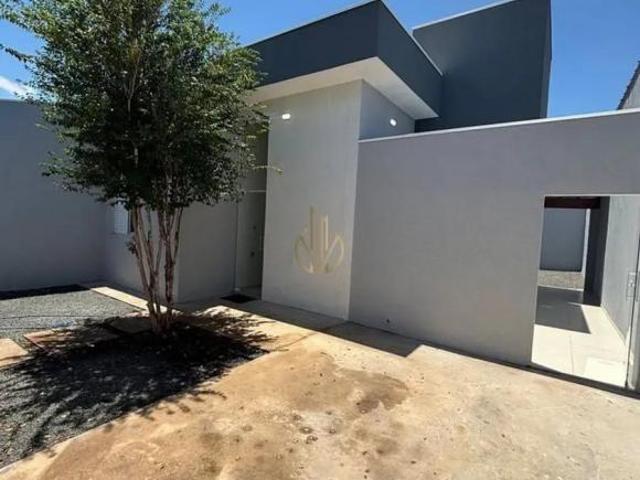 Casa à Venda no Jardim Veneza ? 93 m² de Construção, Suíte e 3 Vagas