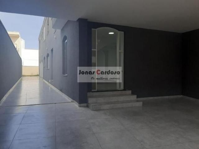 Casa à venda no Jardim Veneza em Mogi das Cruzes. Com 3 suítes, home office, 2 salas, 5 banheiros, 3