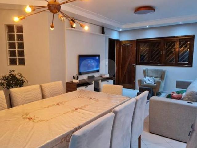 Casa à Venda no Jardim Vila Galvão | 3 Dormitórios, Suíte, Espaço Gourmet e 4 Vagas