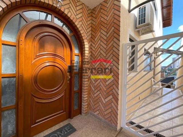 Casa à venda no Jardim Virginia Bianca, próxima à Serra da Cantareira, localizada em rua sem saída