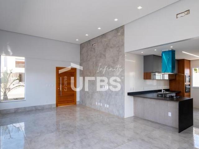 Casa à venda no Jardins Porto 3 suítes, 4 vagas