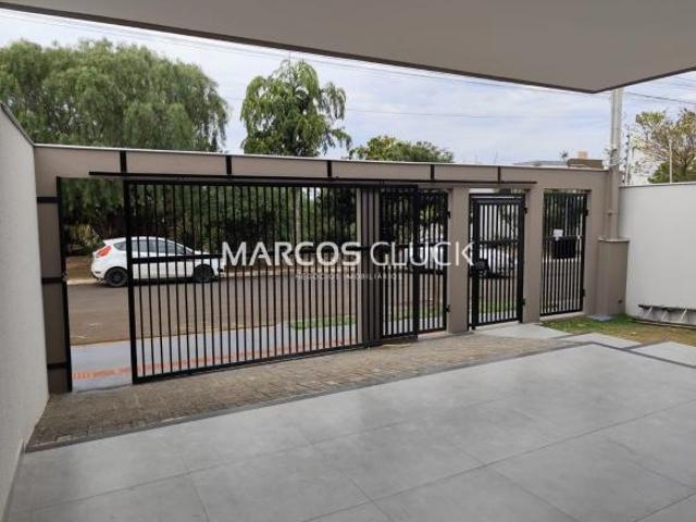 Casa a Venda no Jd. Chamonix em Londrina