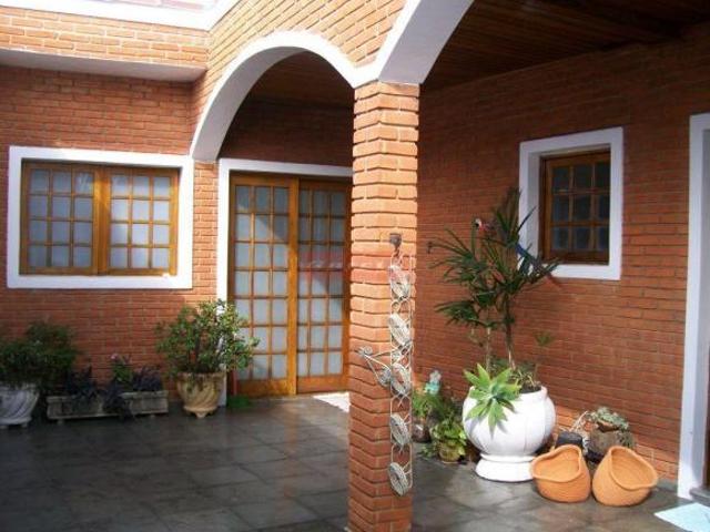 CASA A VENDA NO JD SÃO LUIZ, COM 3 DORM, SALA, COZINHA, BANH, MAIS CASA NOS FDOS, COM 1 DORM, SALA