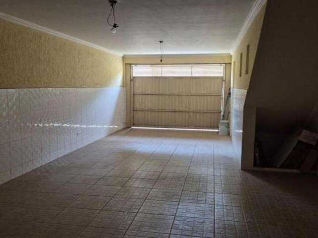 Casa à Venda no Jd São Paulo – 3 Suítes, 217m², rua tranquila e valorizada