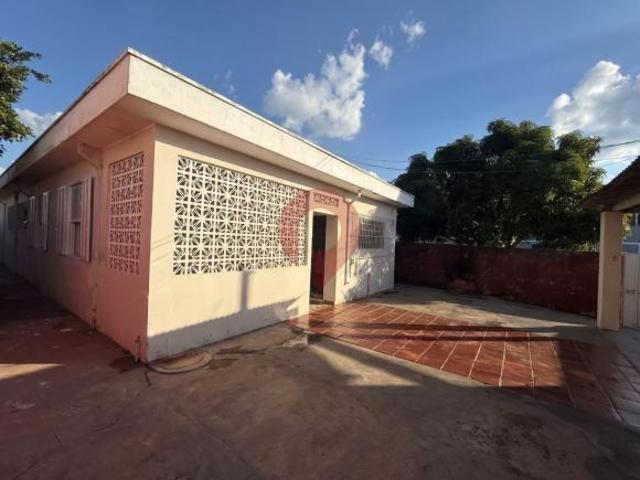 Casa à venda no Jd. Santo Antônio