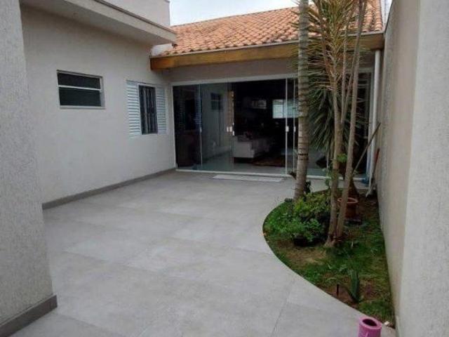 Casa à venda no Loteamento Villa Branca